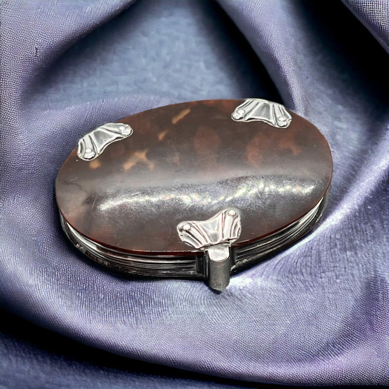 Welcome to Rustic Retro, your haven for timeless treasures nestled in ...